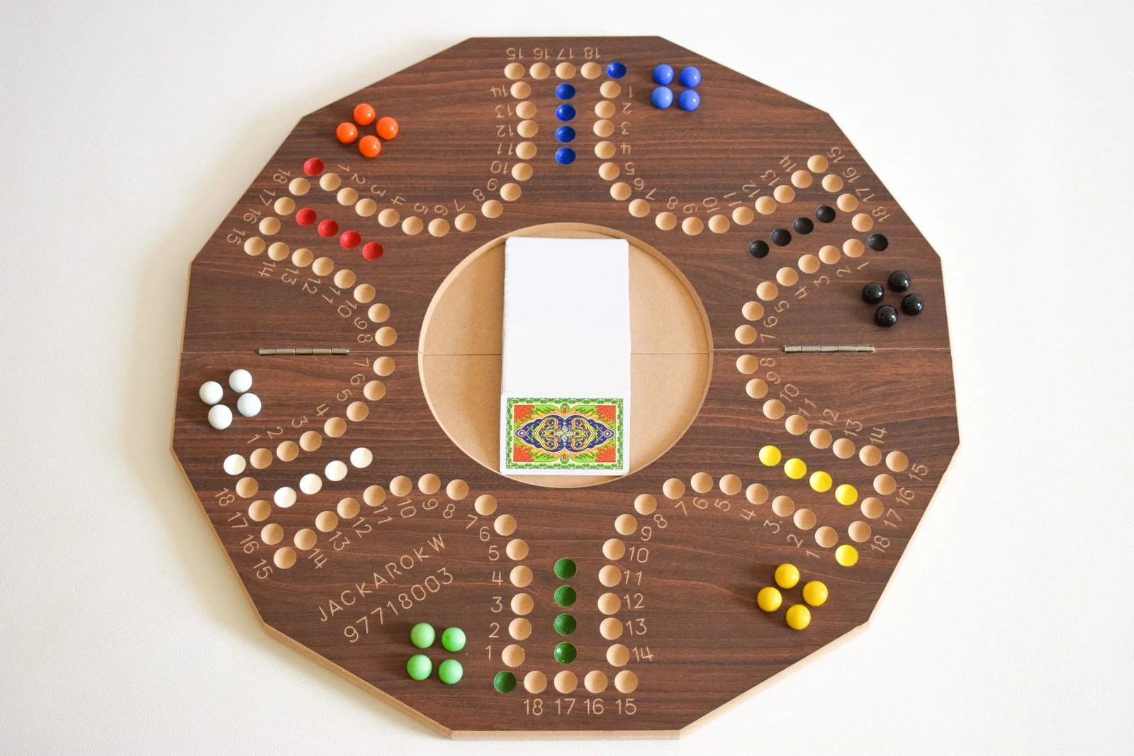 لعبة «جاكارو».. عالم ساحر من التنافس الشائق والممتع | الرجل